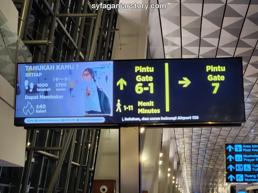 6 terms You Come Across during Airplane Boarding Syfa & Ganjar Story