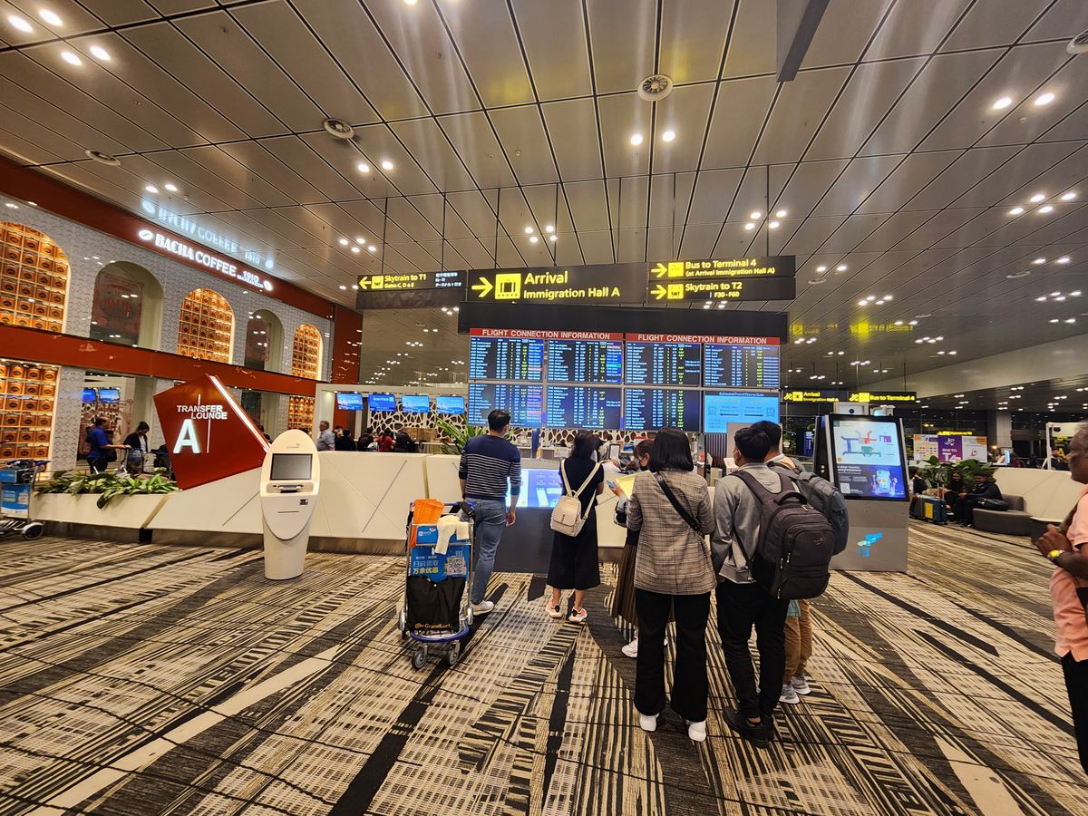 How to Transit through Changi Airport: A Guide Syfa & Ganjar Story