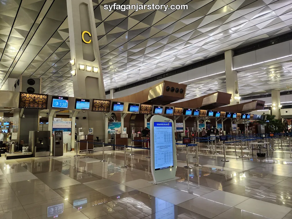 Airport Check-In Online & Offline for Flights Syfa & Ganjar Story
