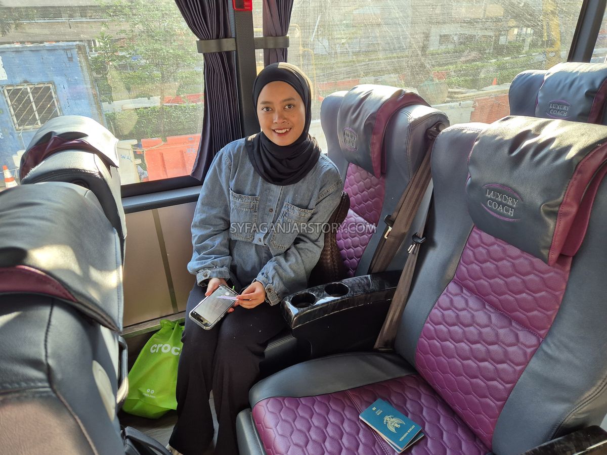 Fun Bus Ride Experience from Singapore to Melaka