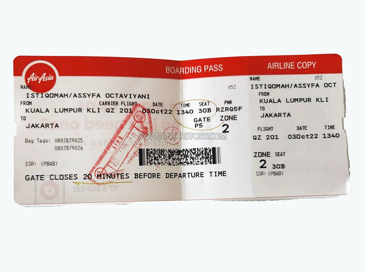 Difference Between Boarding Time and Departure Time Syfa & Ganjar Story